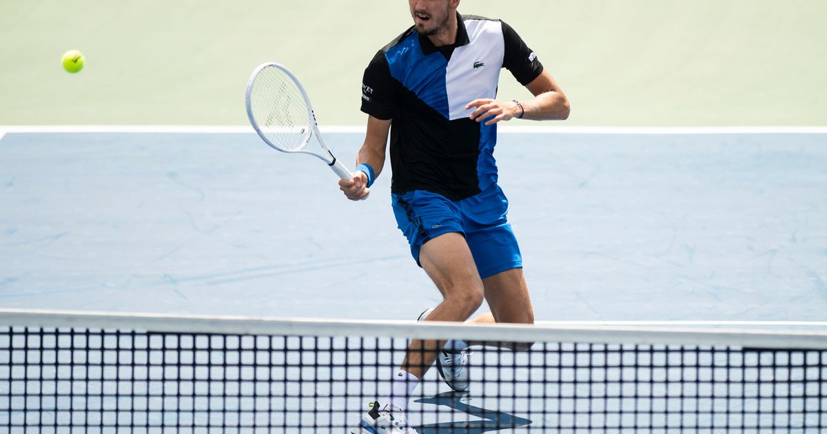 Daniil Medvedev v Denis Shapovalov - Short Highlights