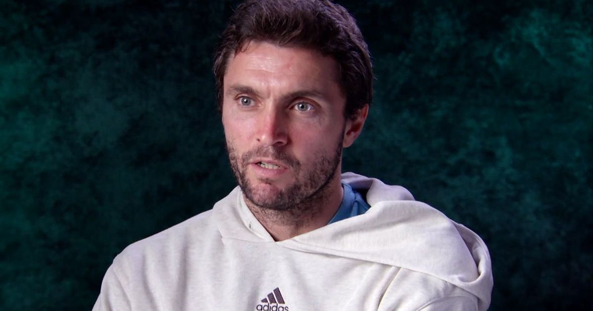 Simon calls time on incredible career
