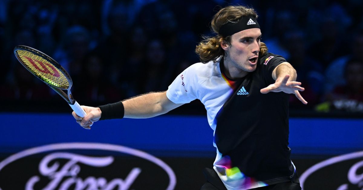 Tsitsipas with superb dropper