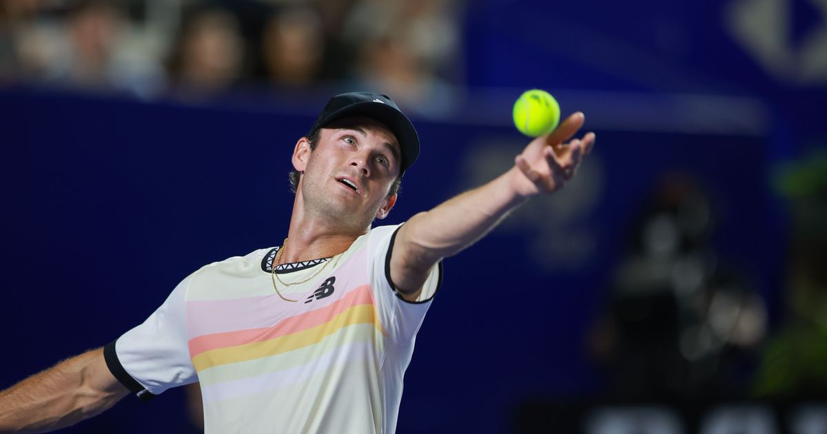 Paul thrills crowd in the desert