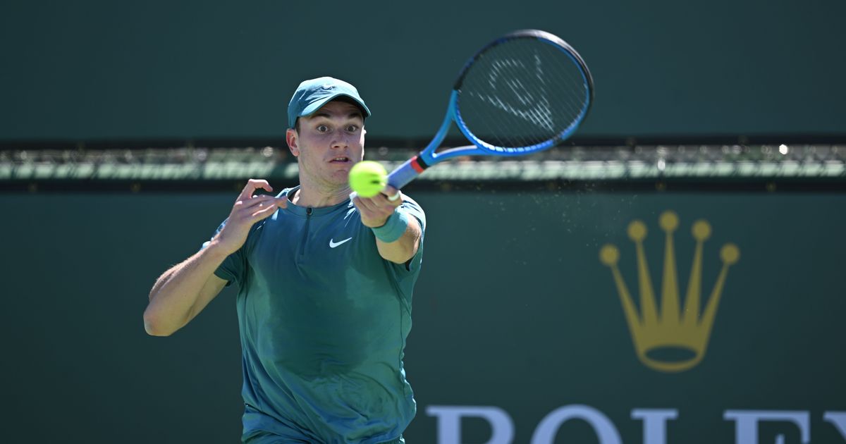 Draper with a forehand special