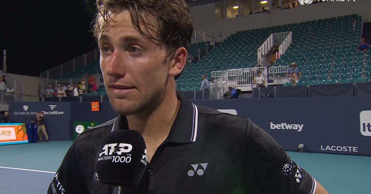 Ruud makes winning start