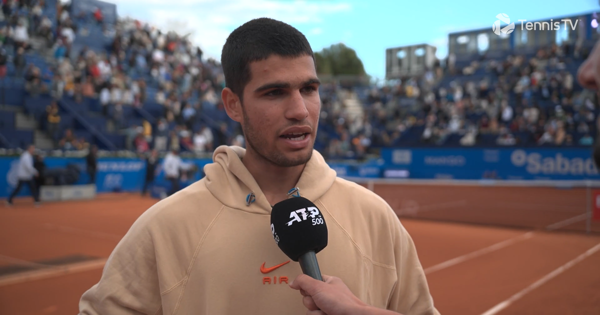 Alcaraz begins title defence in style