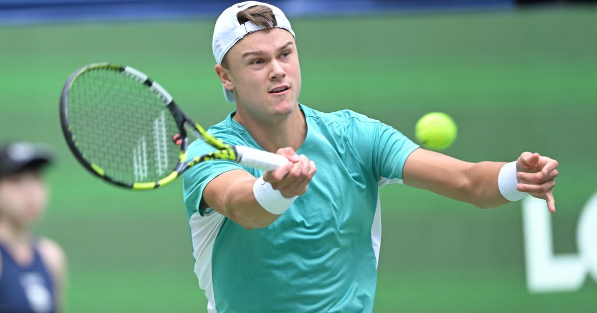 Rune's sensational lob