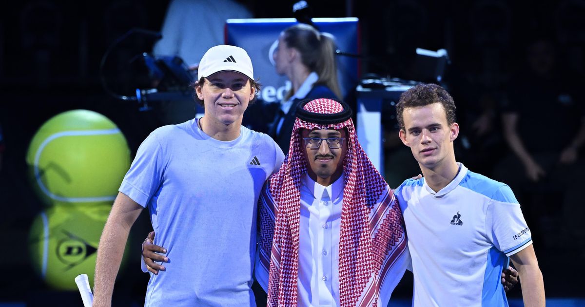 Luca Van Assche vs Alex Michelsen