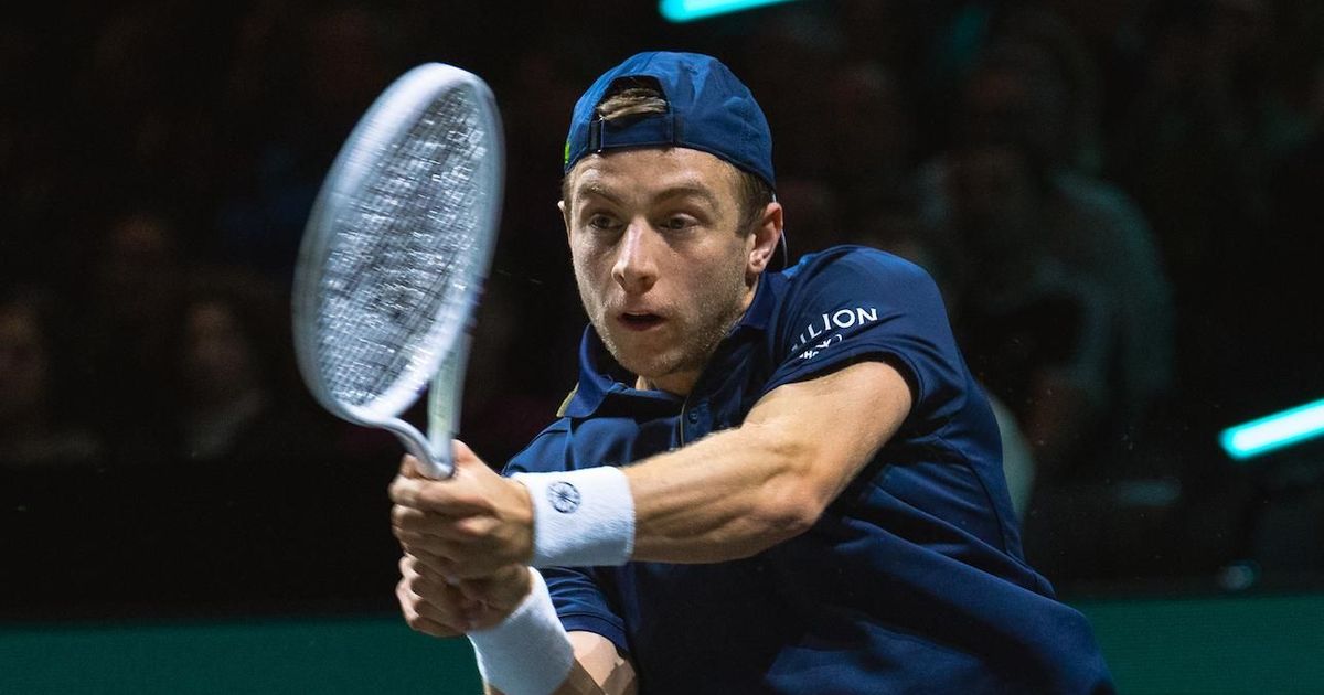 Griekspoor finds perfect lob