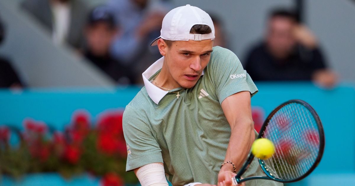 Jakub Mensik vs Felix Auger-Aliassime - Short Highlights