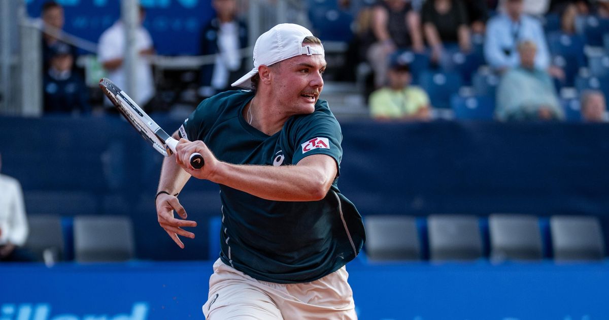 Dominic Stricker vs Pierre-Hugues Herbert Highlights